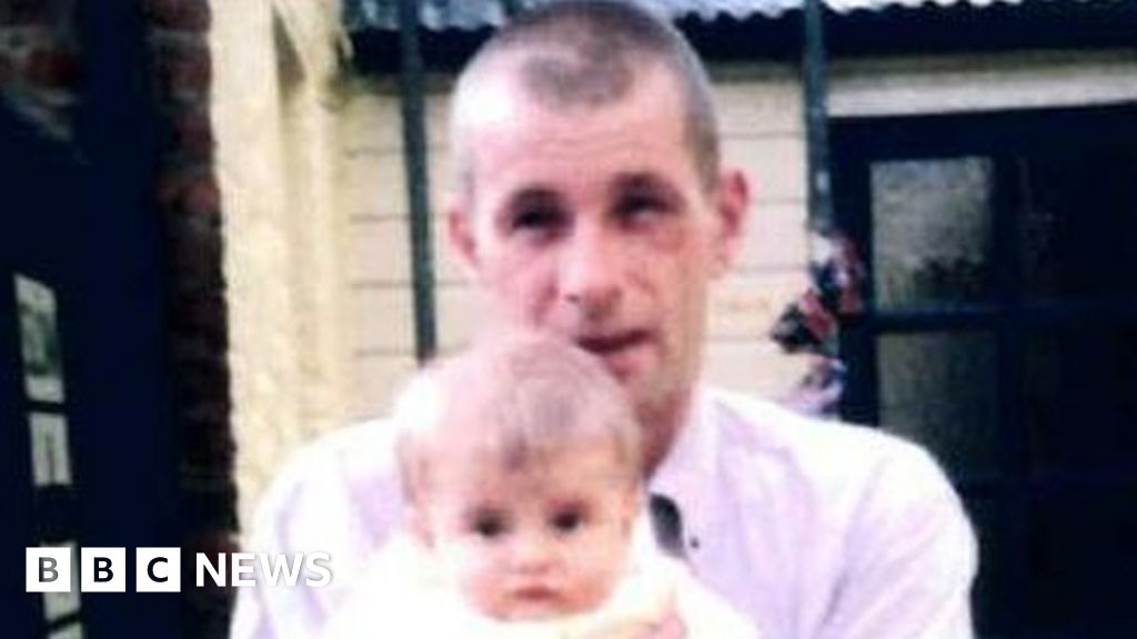 Murder accused Deborah Napier describes stabbing partner - BBC News