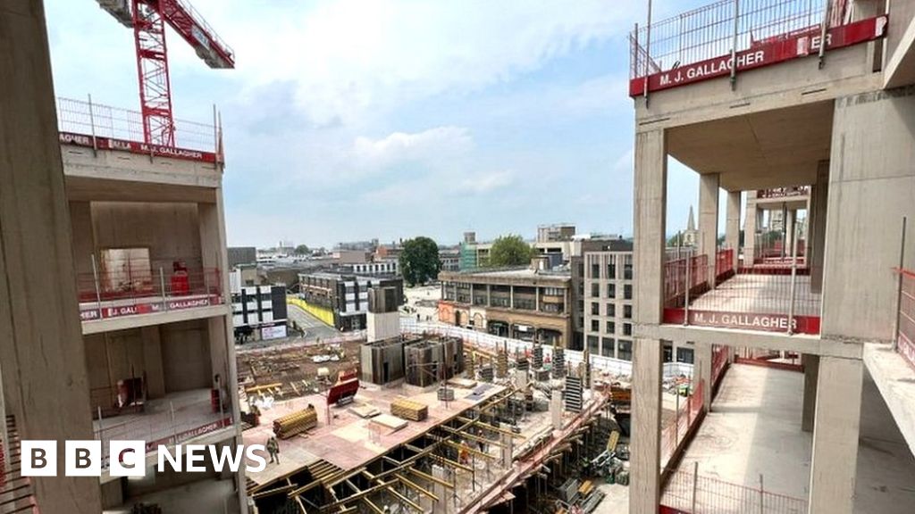 The Forum: Work progresses on Gloucester's £107m 'cyber hub' - BBC News