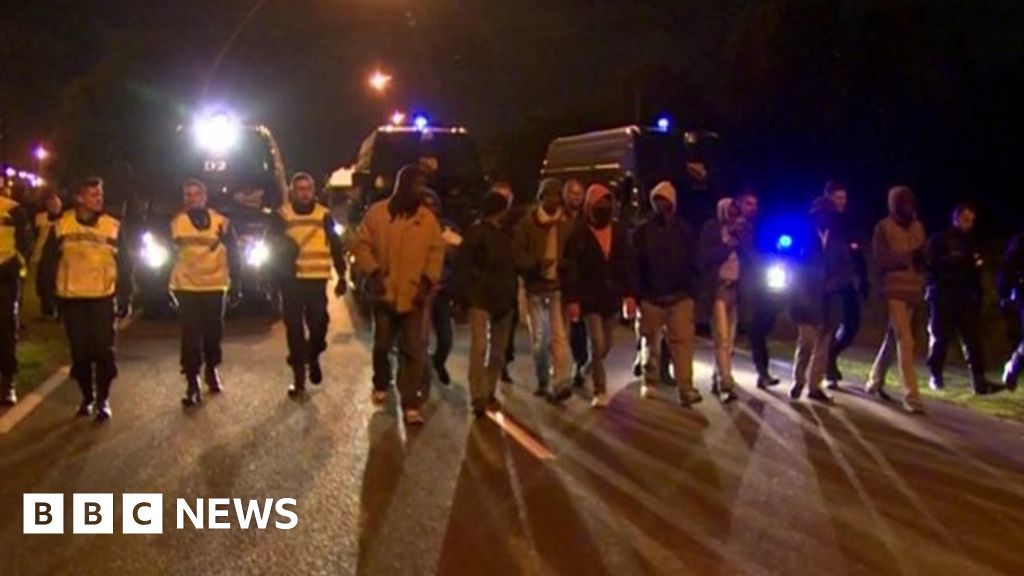 Calais migrant crisis: 'Britain remains the promised land' - BBC News