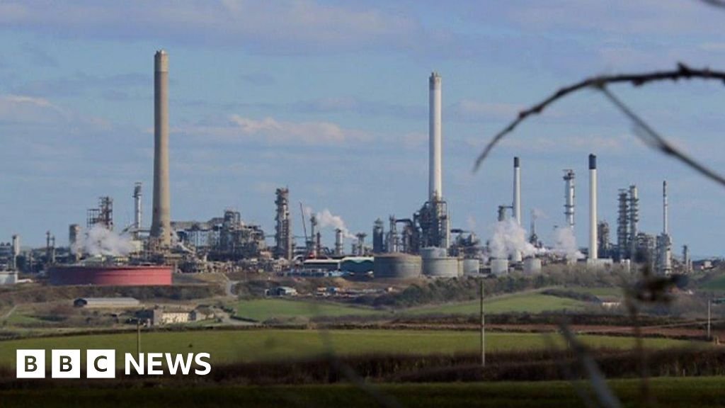 Valero's Milford Haven refinery to get £127m power plant - BBC News