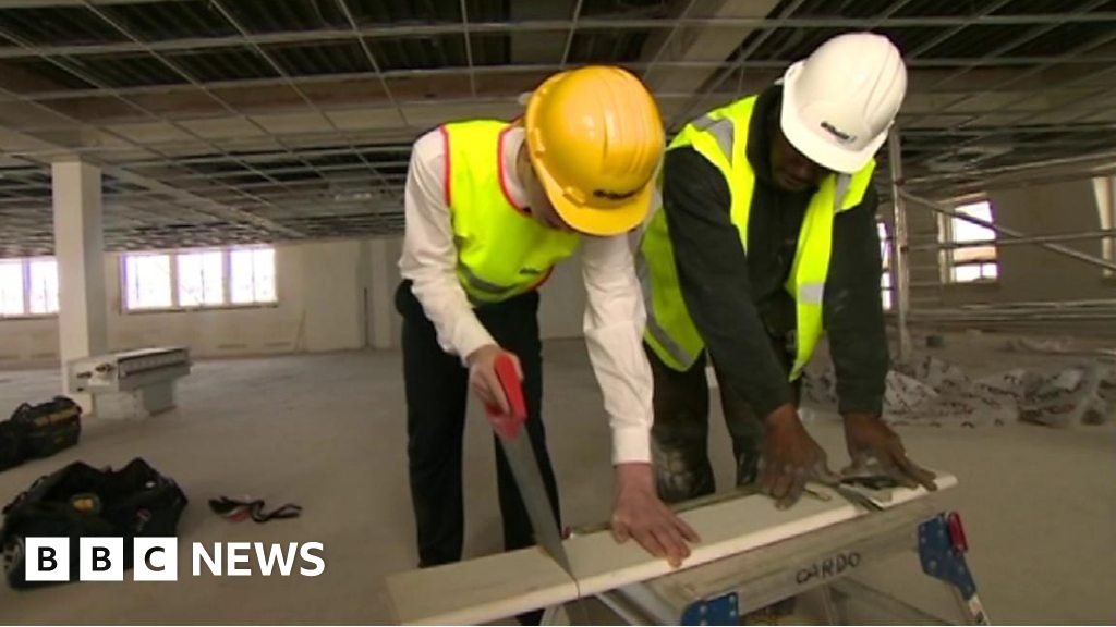 West builders urged to link up with schools - BBC News