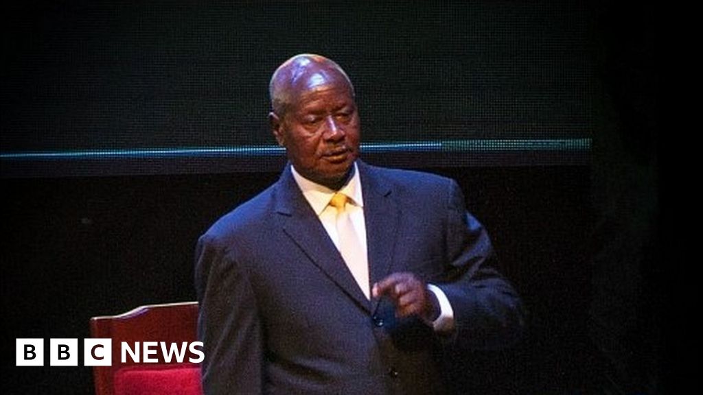 Uganda's president attends first election debate - BBC News