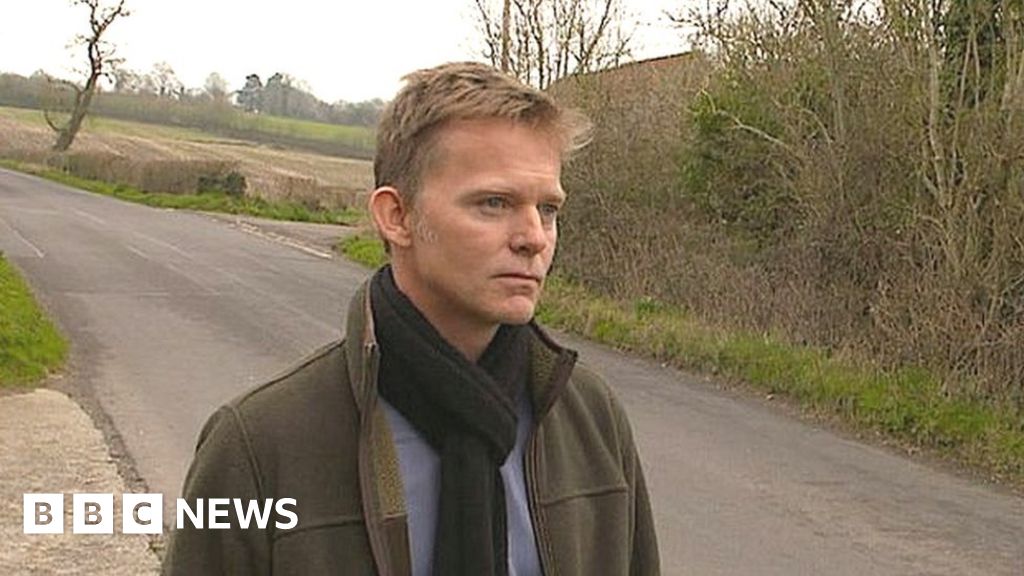 Chamber boss Simon Williams quits over Universal Medicine cult claims