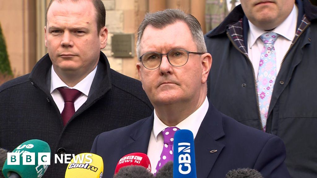 Brexit: PM needs to agree right protocol deal, say DUP - BBC News