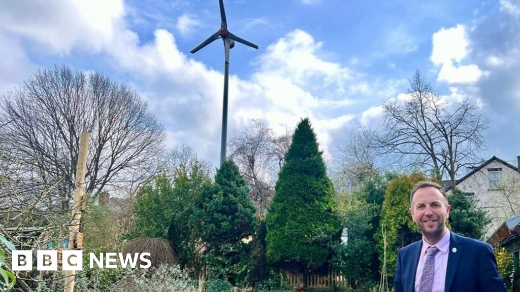 Solar panel plan for thousands of Sheffield buildings - BBC News