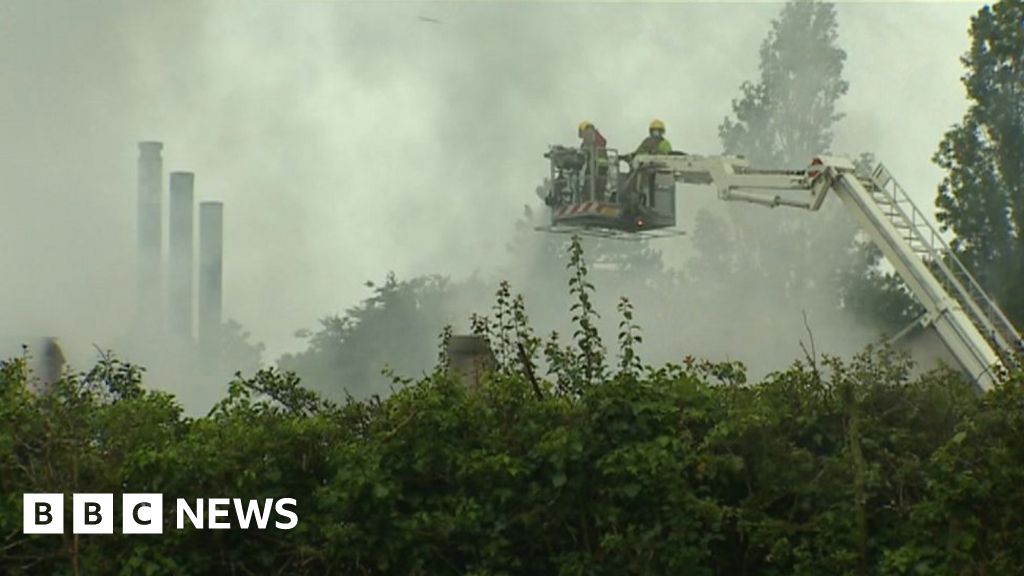 Denbigh hospital: Fire-ravaged building to be demolished - BBC News