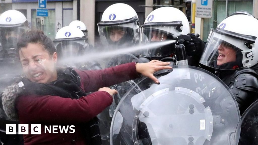 2018 in pictures: Striking photojournalism from around the world - BBC News