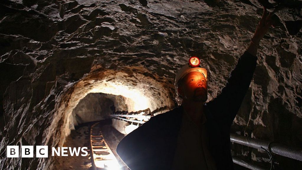 Hope for gold mining potential in Argyll's Glen Fyne - BBC News
