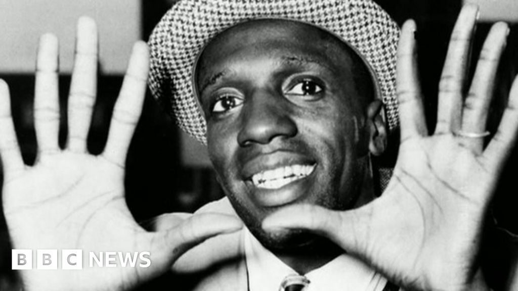 'Clown Prince of Basketball', Meadowlark Lemon, dies - BBC News
