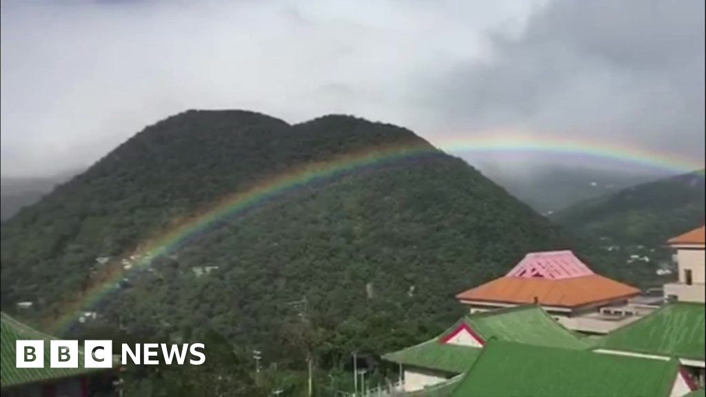 Is this the longest-lasting rainbow ever? - BBC News