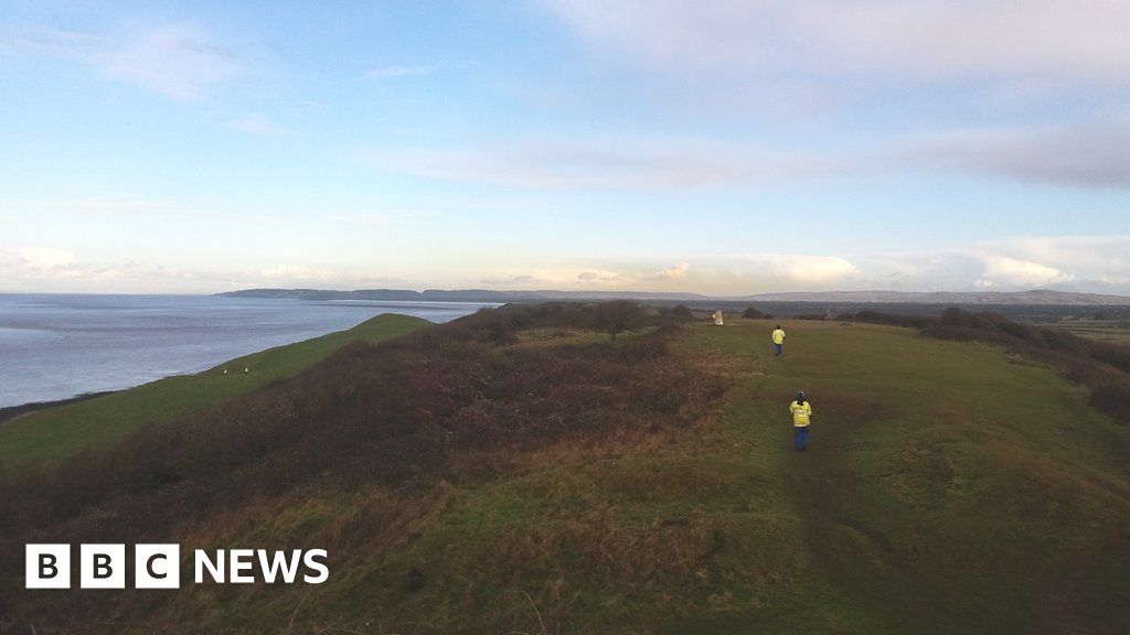 Weston-super-Mare 'WW2 device' detonated in controlled explosion - BBC News