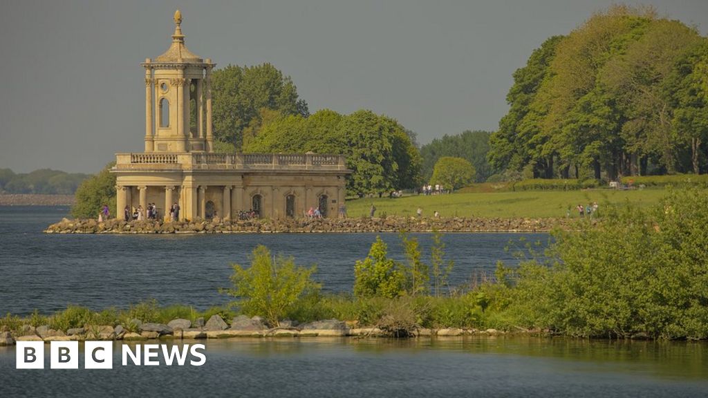 Rutland Water: Reservoir visitors reminded to keep safe - BBC News