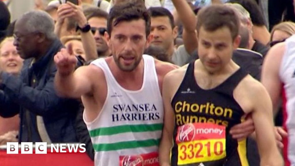 Matthew Rees' London Marathon 2018 entry paid as thanks - BBC News