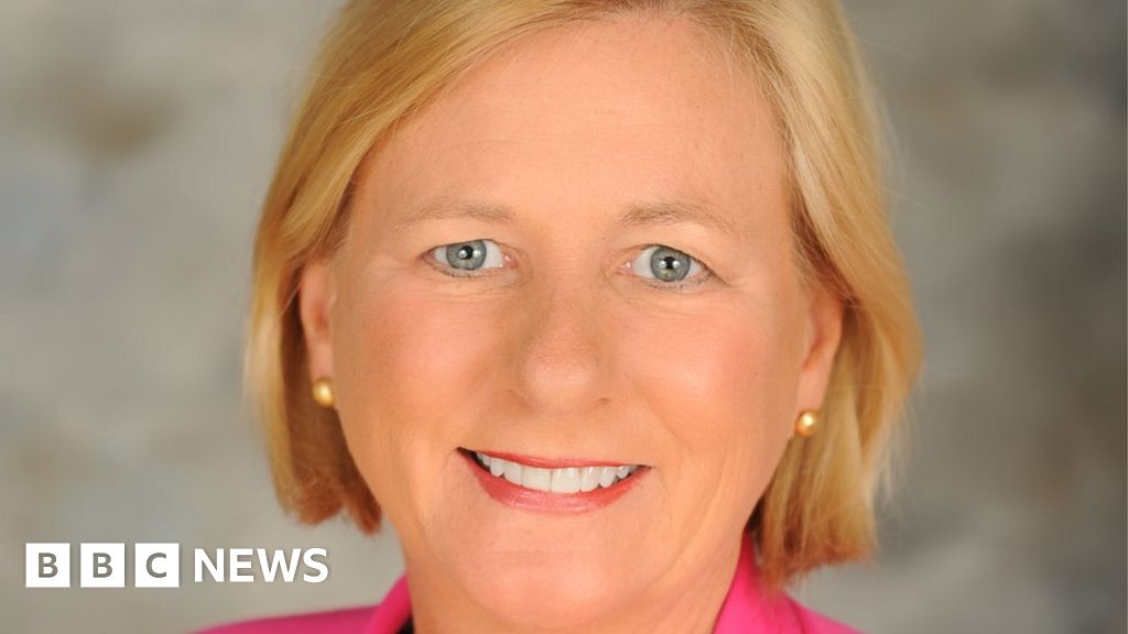 Northern Ireland 'can't move on from past' - Soderberg - BBC News