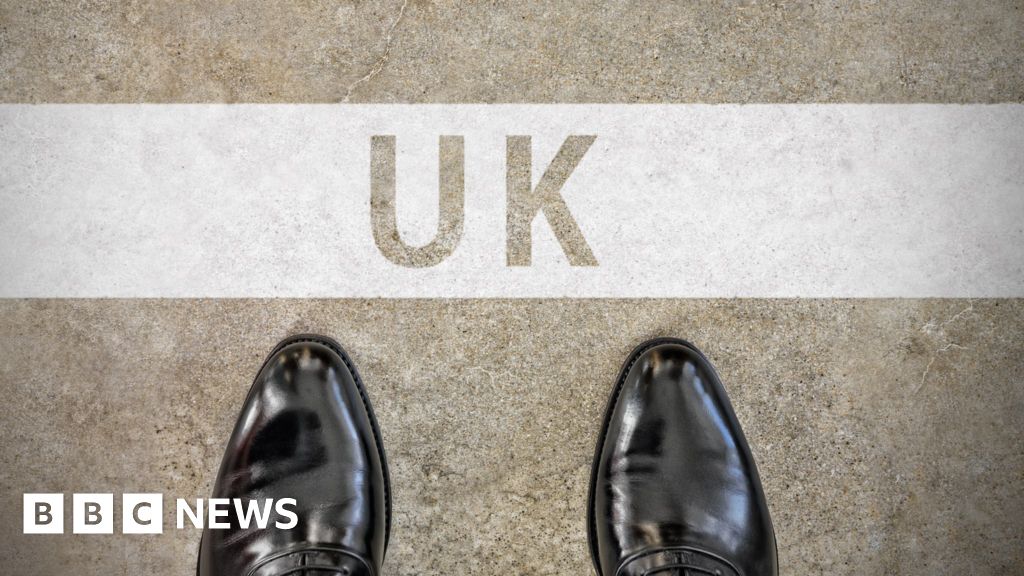 Newspaper headlines: Border hopping and 'poor manners' - BBC News