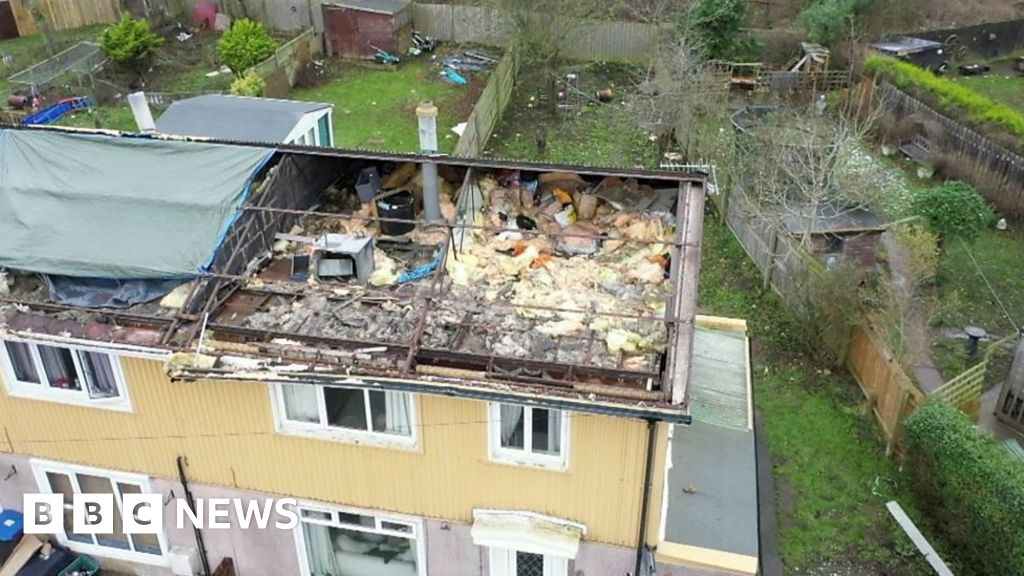 Storm Arwen: Durham residents' heartbreak over wrecked homes - BBC News