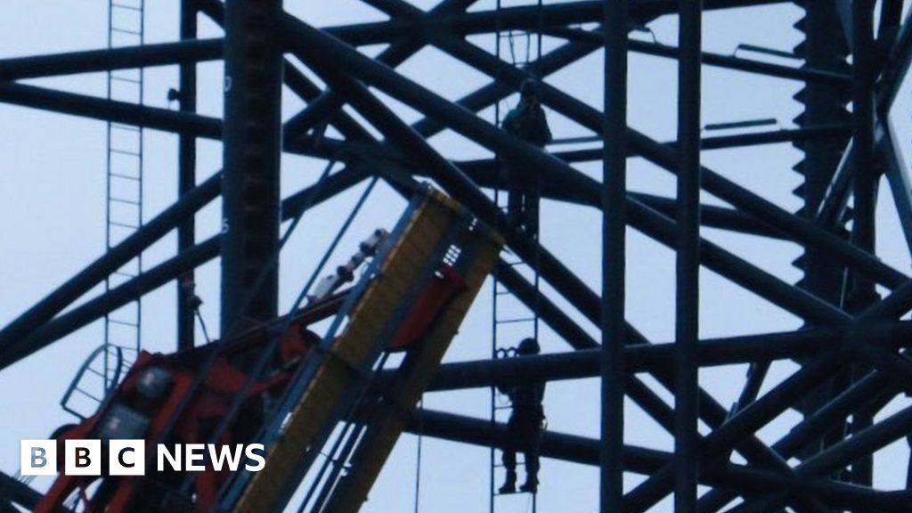 Extinction Rebellion activists fined for Dundee drilling rig protest