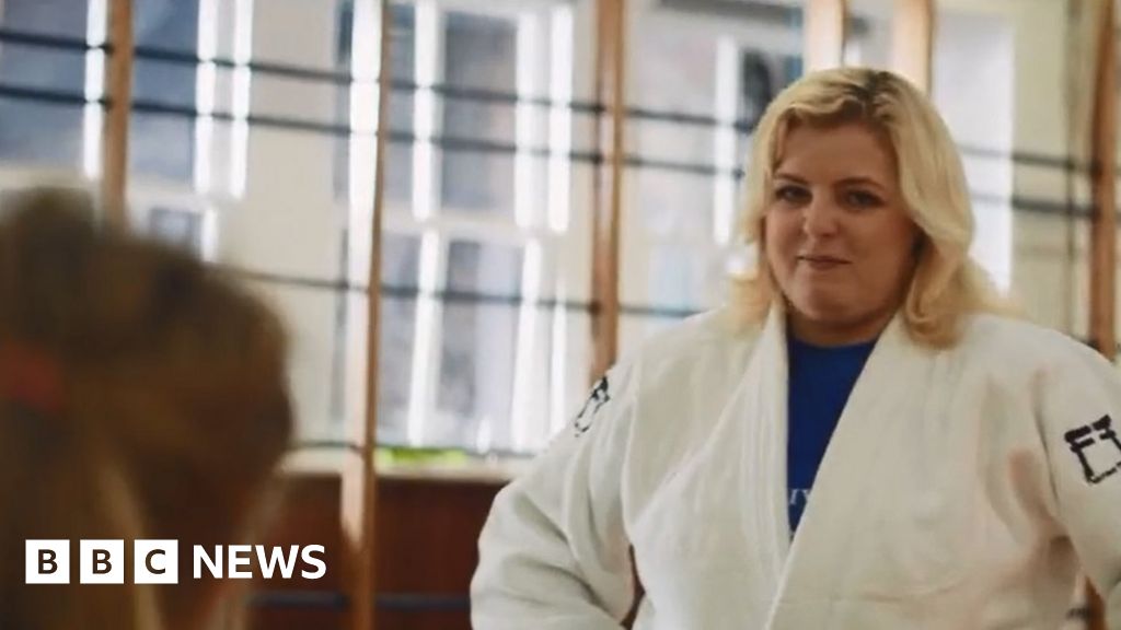 Stephanie Inglis stars in Scotland campaign - BBC News