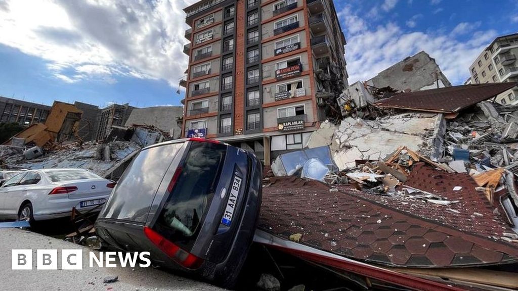 Turkey earthquake: Bodies in street after quake as anger grows over aid ...
