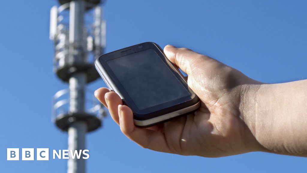 Android phones 'betray' user location to Google - BBC News