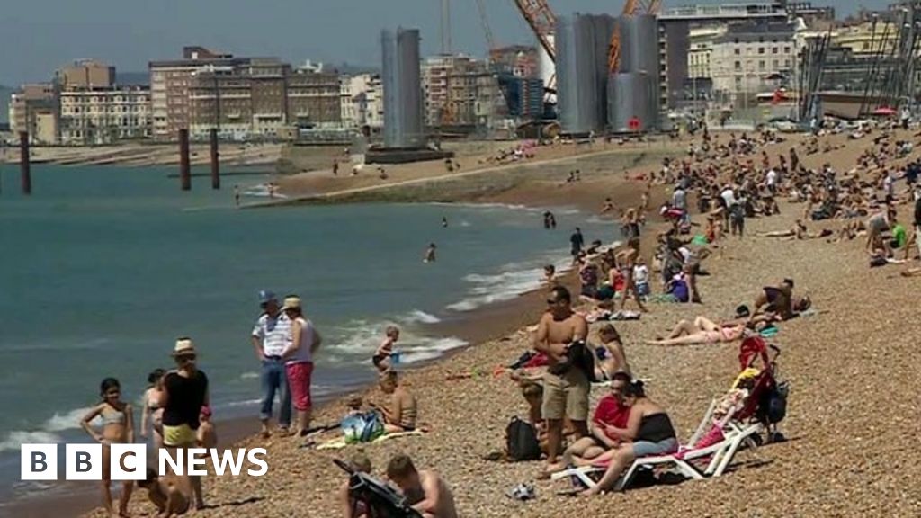 UK heads for heatwave with 30C temperatures forecast - BBC News