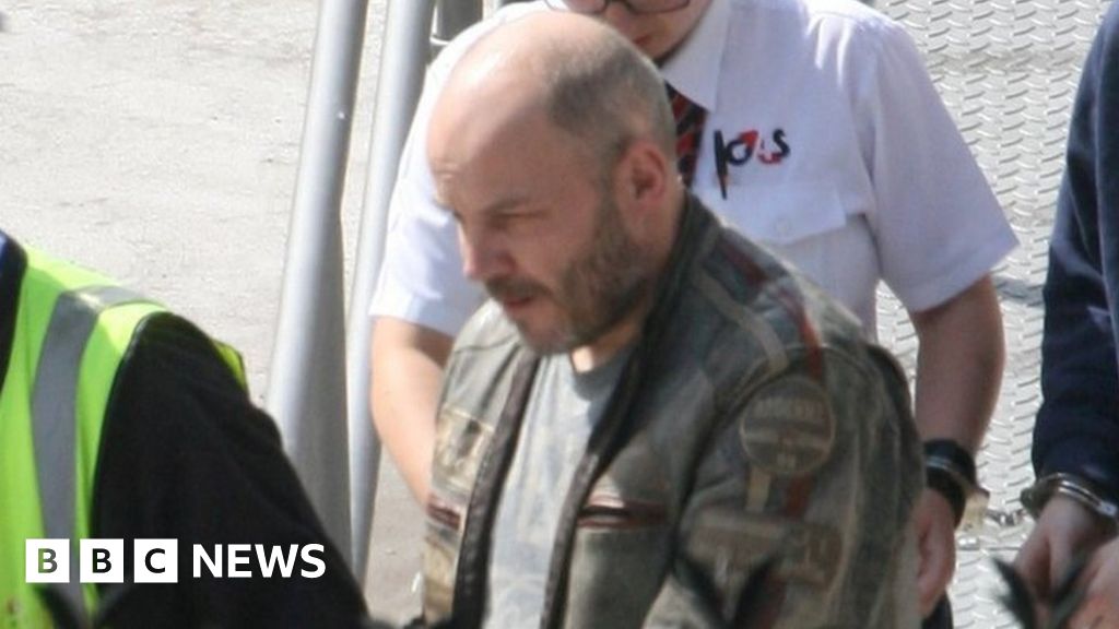 'Despicable' wedding planner jailed for £130k fraud - BBC News