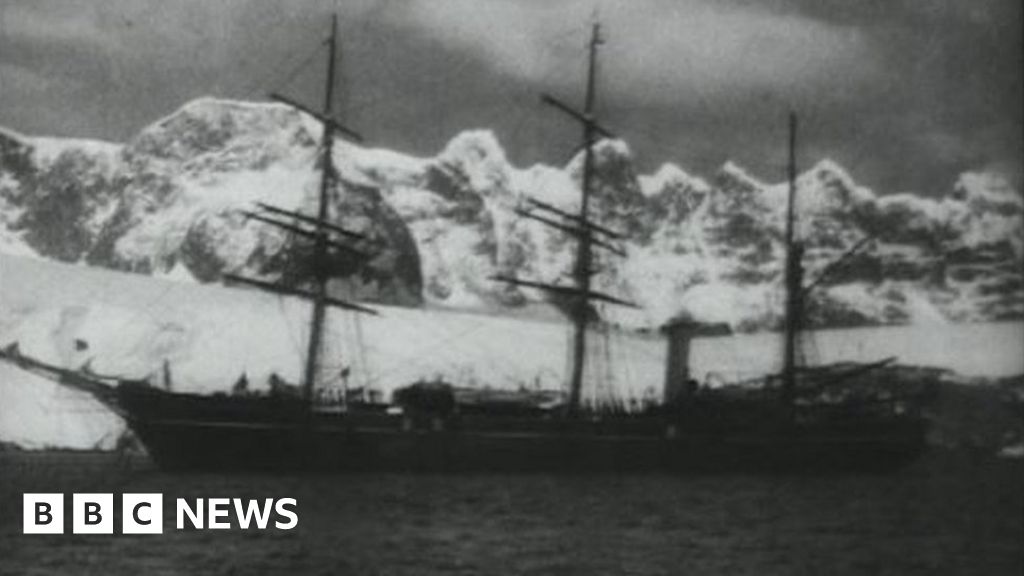 RRS Discovery marks 30 years back home - BBC News