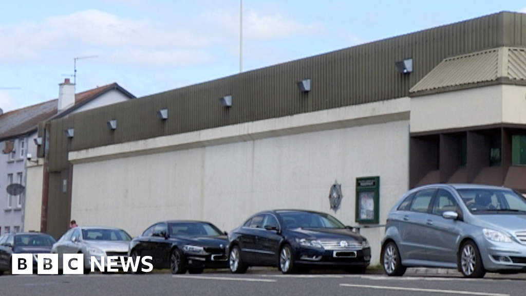 Brexit: Sale of border PSNI station halted - BBC News