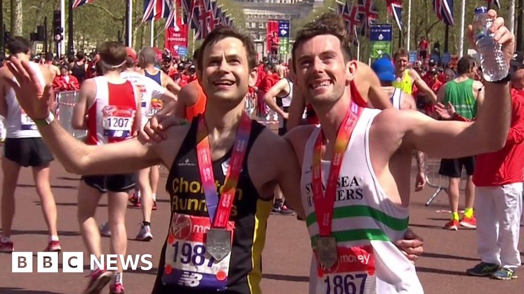 London Marathon: Matthew Rees and David Wyeth reunited - BBC News