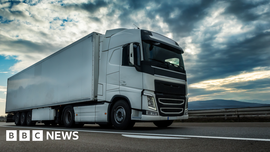 Passenger stops lorry on M1 in Leicestershire after driver falls ill ...