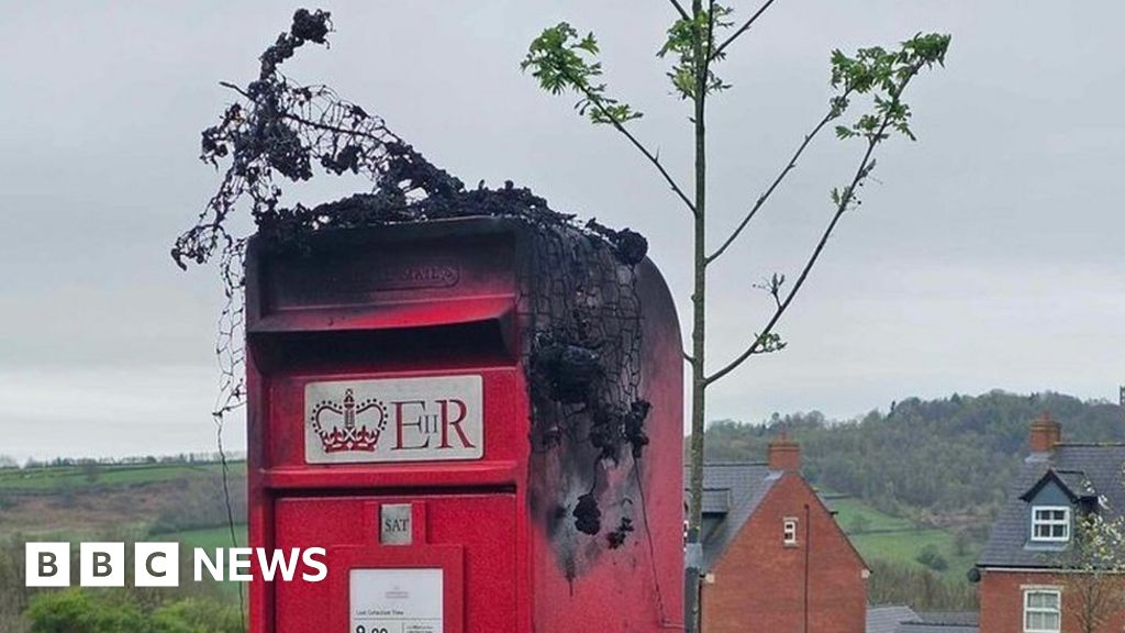 Matlock postbox topper destroyed in 'absolutely shocking' fire - BBC News