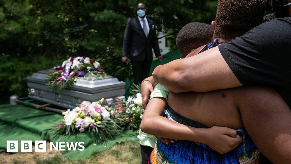 Covid: US funeral directors reflect on 200,000 death toll - BBC News