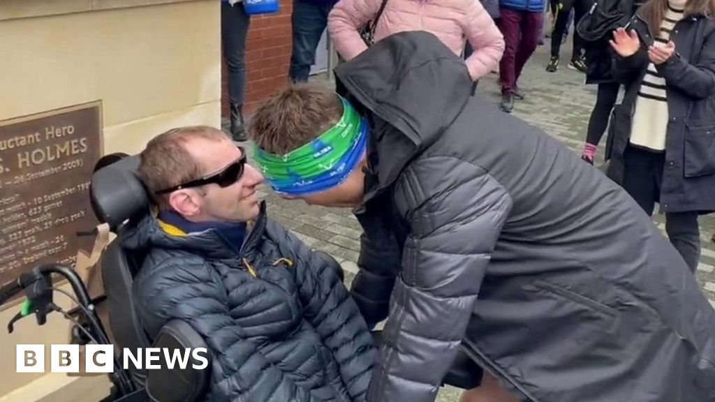Leeds: Kevin Sinfield reunites with Rob Burrow on MND charity run - BBC ...