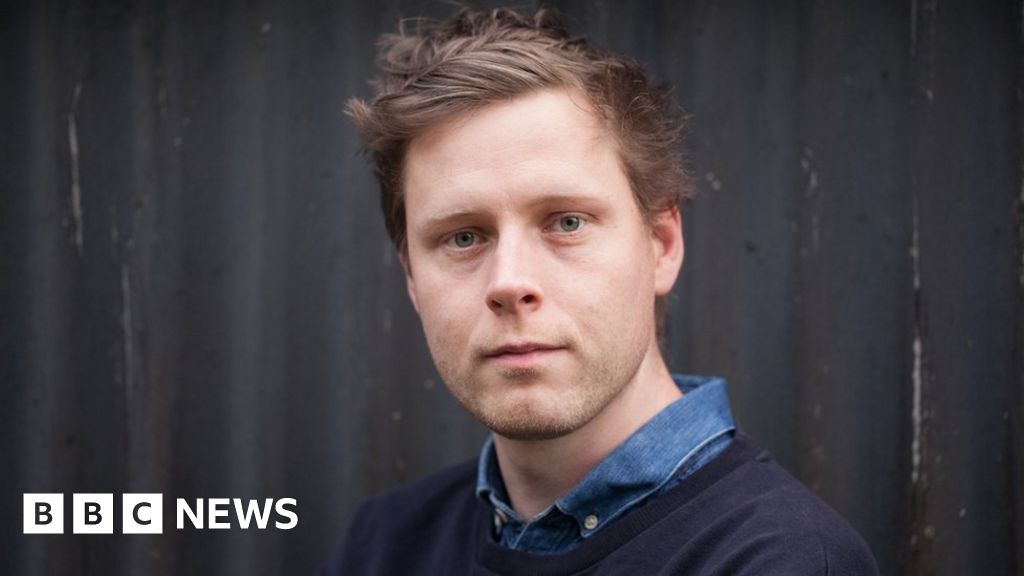 Max Porter named Young Writer of the Year - BBC News