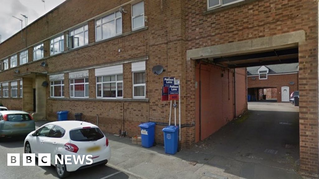 Kettering: Person dead 'for some time' found in flooded flat - BBC News