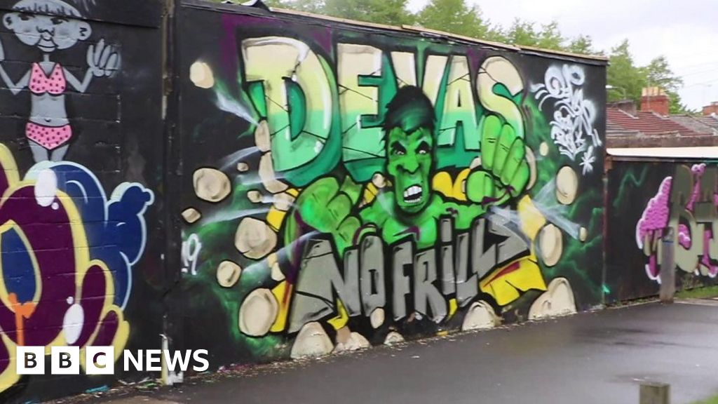 Swindon runner creates a graffiti gallery from his routes
