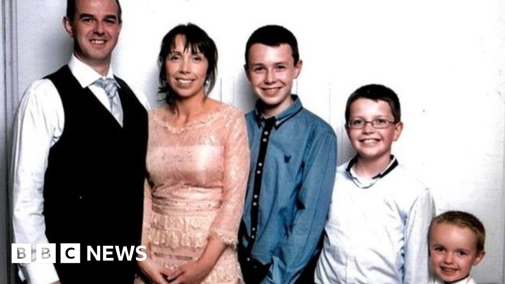 Hawe Inquest: Family were 'unlawfully killed' - BBC News