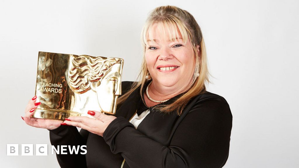 Educating Cardiff's Joy Ballard wins head teaching award - BBC News