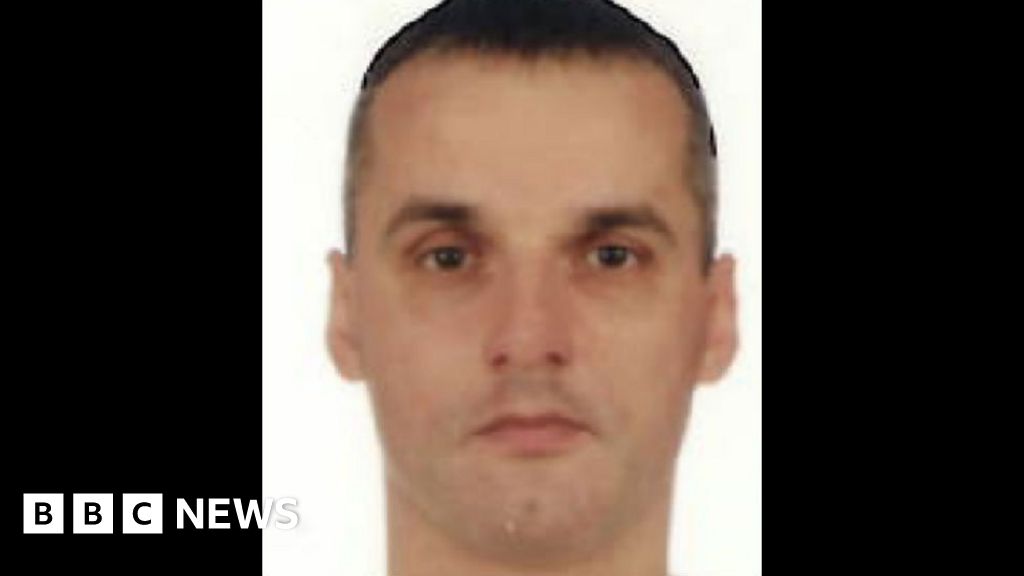 Body found in search for missing Forfar man - BBC News