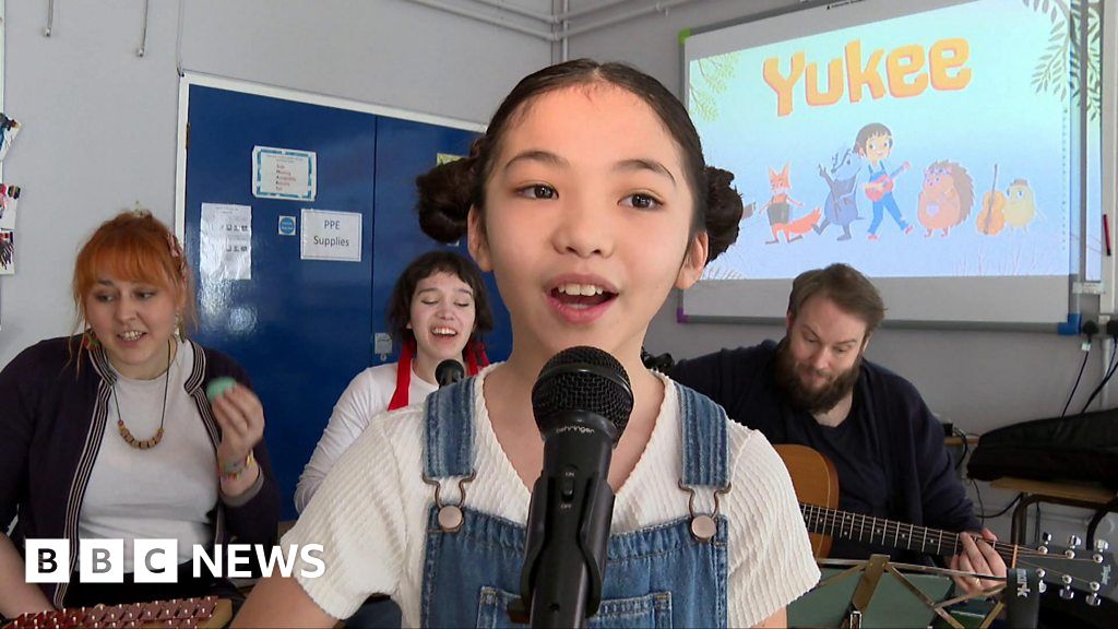 CBeebies: 'It's great to hear the Northern Irish accent on TV' - BBC News