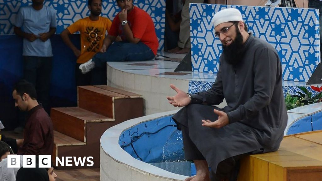 Junaid Jamshed: Pakistan's pop icon turned preacher - BBC News