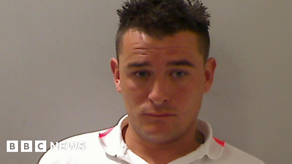 Enda Dolan: PPS receives complaint over drunk driver sentence - BBC News