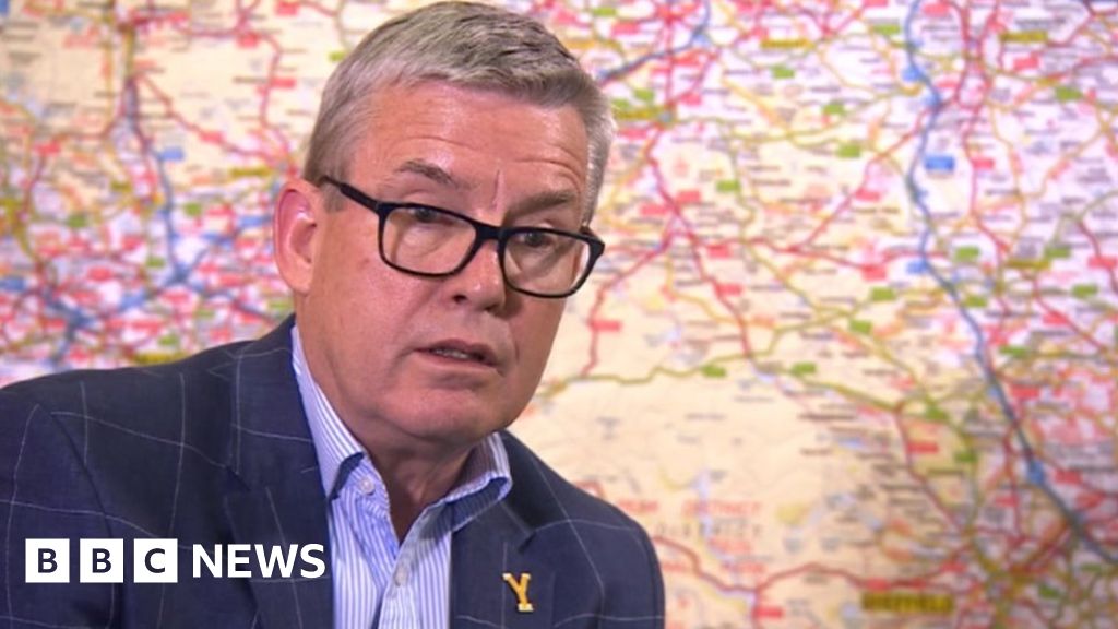 Welcome to Yorkshire chairman Ron McMillan resigns - BBC News