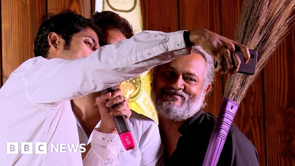 Political satire pokes fun at India's 'bizarre democracy' - BBC News