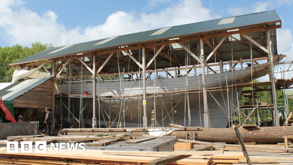 Largest wooden sailing ship being built in Truro - BBC News