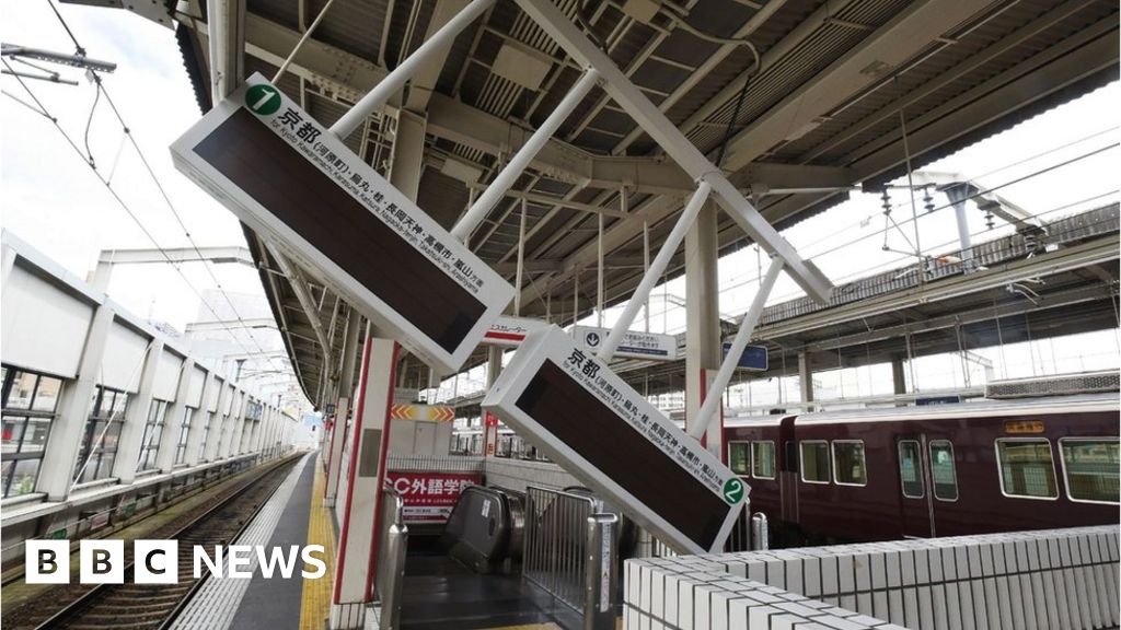 Japan earthquake: Child and two men dead and hundreds injured - BBC News