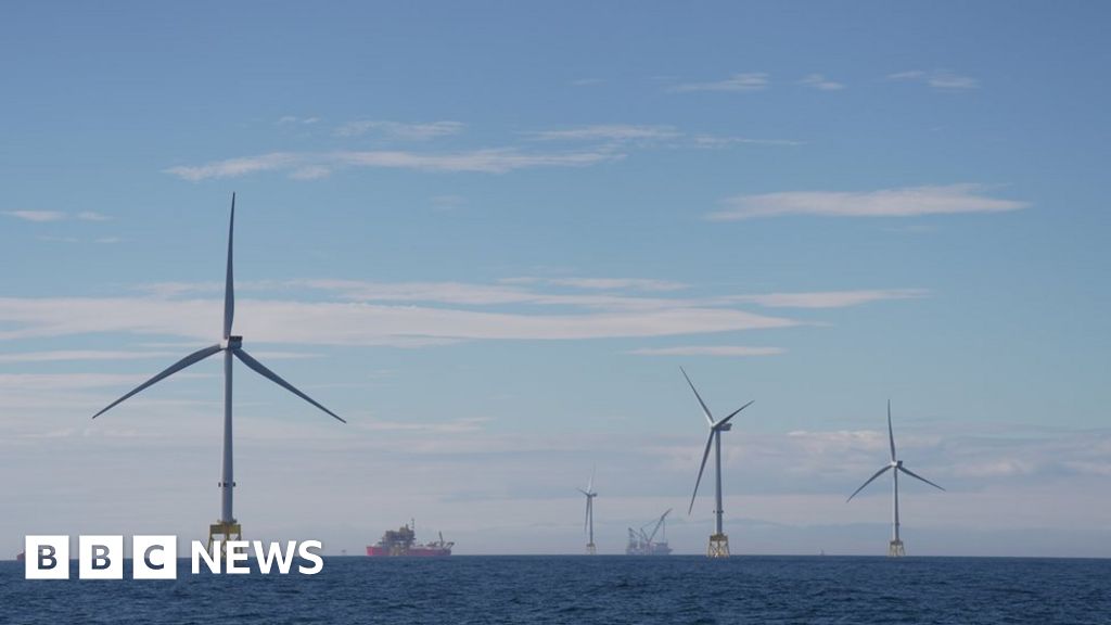 Scotland's biggest offshore wind farm to generate first power - BBC News