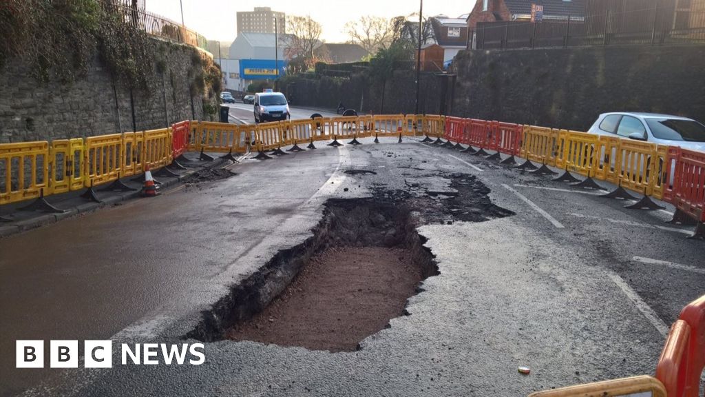 A4 Bath Road 'badly damaged' after water main bursts in Brislington ...