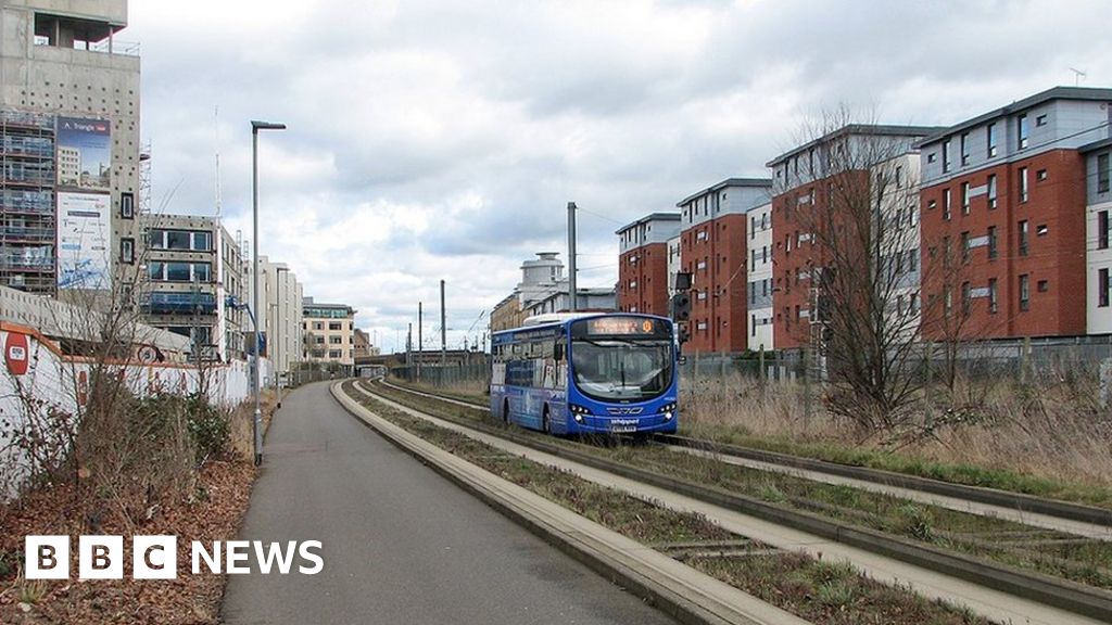Council faces £1.6m legal costs after Cambridge busway deaths - BBC News