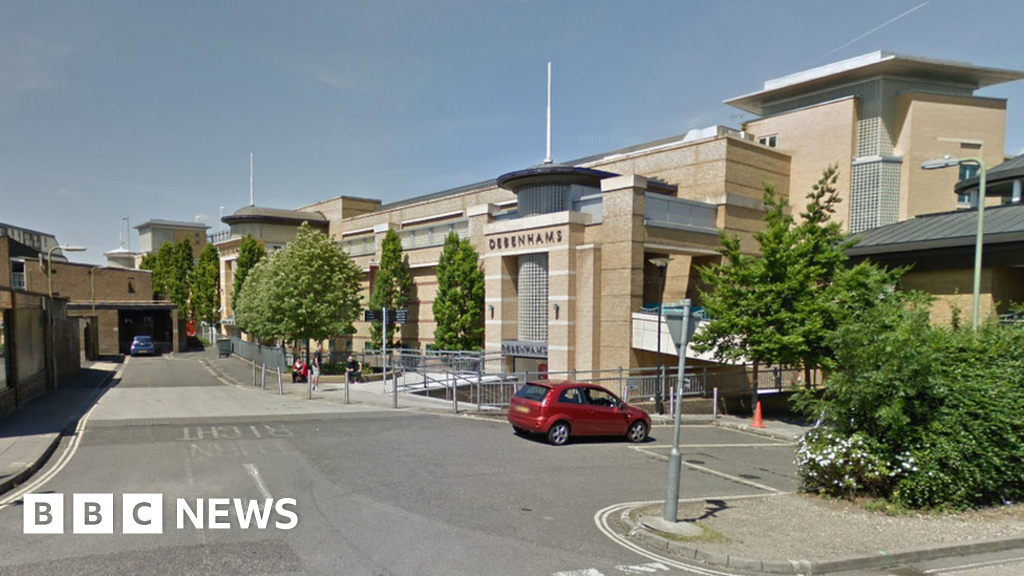 Basingstoke rape: Man arrested after woman, 24, attacked - BBC News